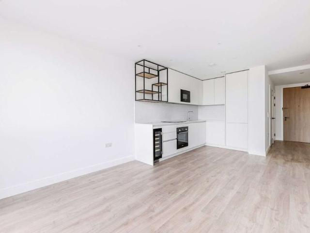 A fantastic two bedroom apartment available in canal side development