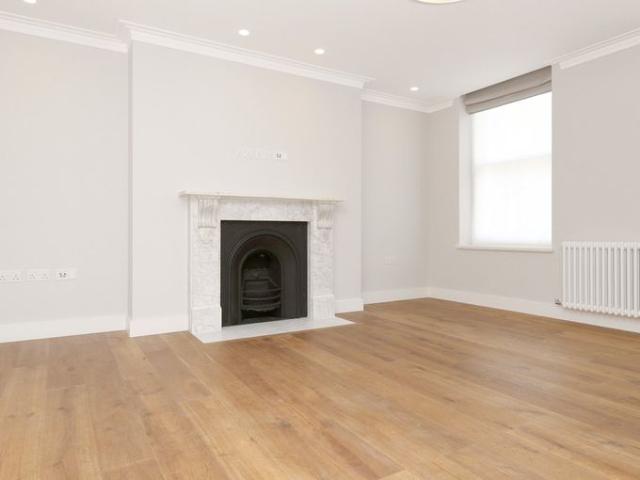 A fantastic and modern two bedroom apartment located in the heart of Marylebone moments away from all the shops, bars and restaurants the area