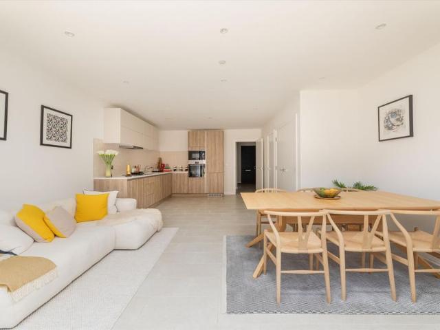 A fantastic five bed terraced house situated in the popular Cambium Development SW19
