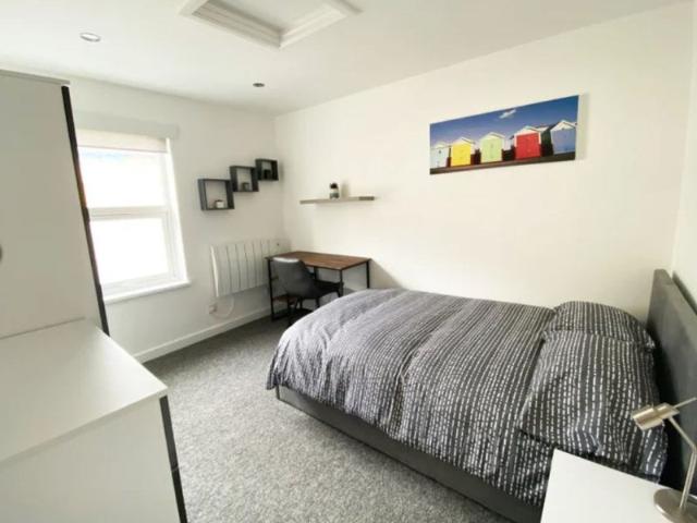 A Fantastic Newly Refurbished Top Floor Flat