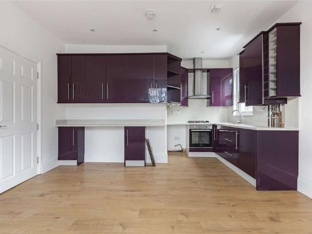A first floor 1.5 bed apartment, set in a charming Victorian conversion