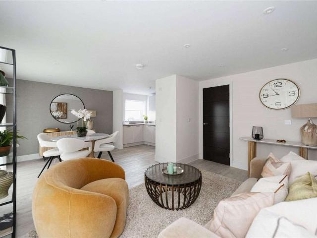 A first floor, 2 bedroom apartment in a gated community