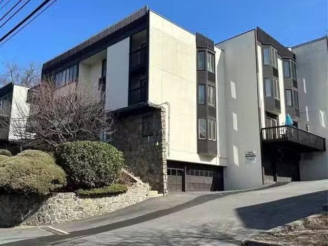 A frame, Condominium Yonkers, NY 1200 Warburton Ave #51