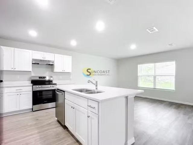 A Fresh Look Arrives to Central Palm Coast! 7 Plateau Pl #B