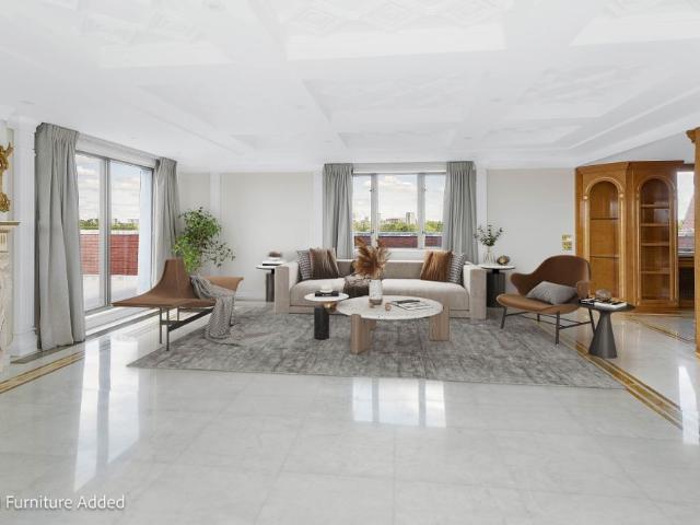 A Grand Garden Square Apartment Overlooking Cadogan Square