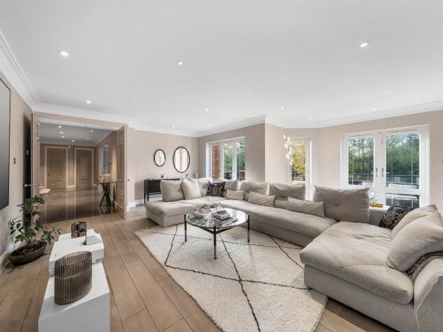 A Grand yet Contemporary Home in St George’s Hill