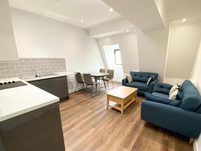 A Hanover Square, Leeds City Centre, 1 Bedroom Penthouse