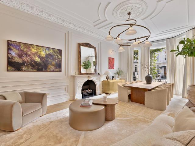 A Handsome Family House with a Roof Terrace in Kensington