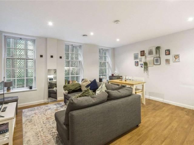 A high spec, turn key city centre apartment