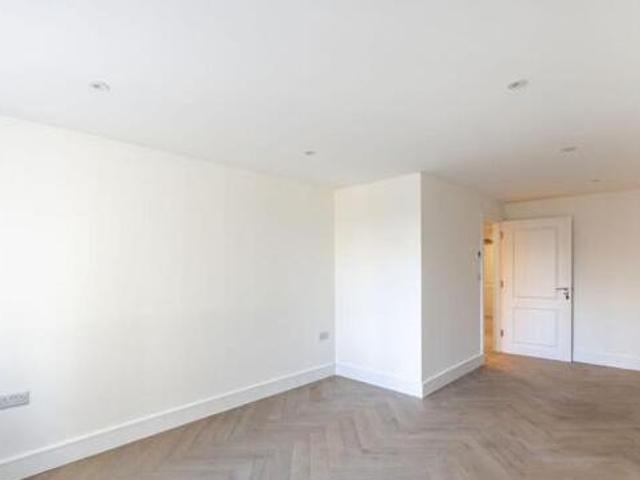 A High Street, Croydon, 1 Bedroom Property