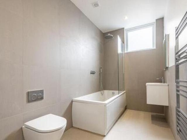 A High Street, Croydon, 2 Bedroom Apartment