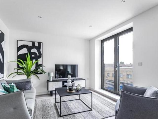 A Hillreach, London, 2 Bedroom Apartment