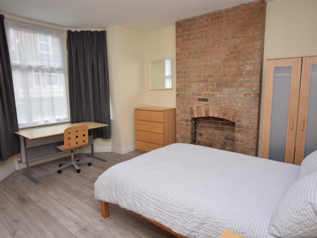 A Joyful Houseshareshare for Rent in Nottingham Room 7