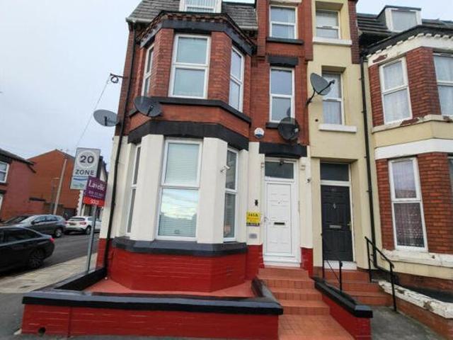 A Kensington, Liverpool, 3 Bedroom Flat