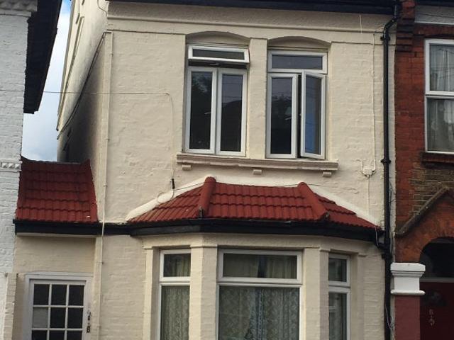 A luxurious 2 bed flat in Tooting SW17 with Garden