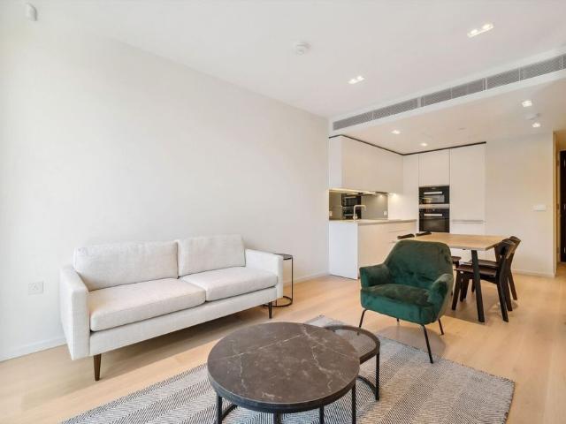 A luxuriously finished apartment to rent in Lillie Square, with access to an exclusive clubhouse featuring a gym, pool and spa