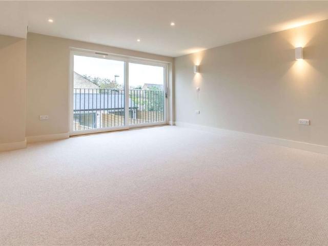 A luxury 4 bedroom townhouse with self contained garden studio