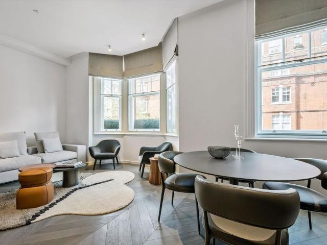 A luxury 1 bedroom apartment to rent in Fitzrovia W1