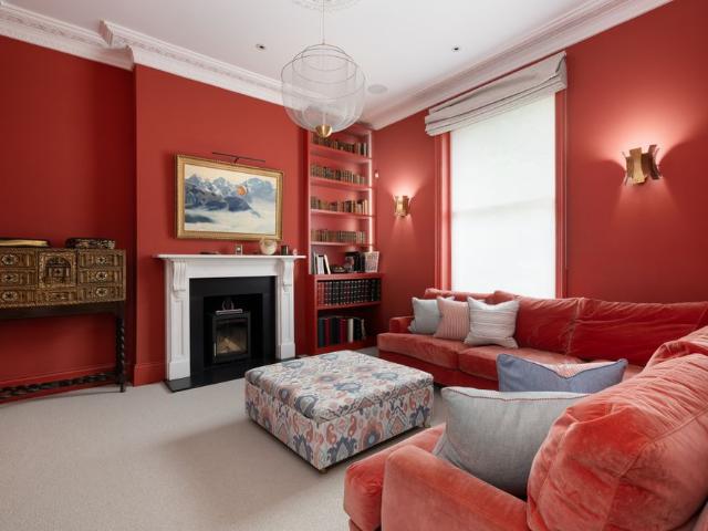 A Landmark Family House with Pool and Direct Access to Wandsworth Common