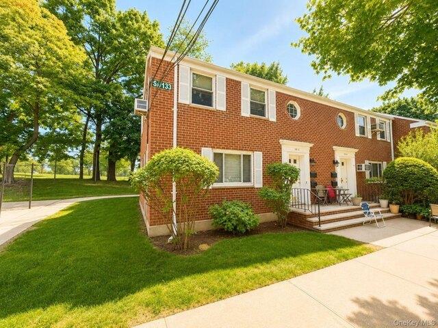 a Langstone Ave Unit A, Glen Oaks, Property For Sale