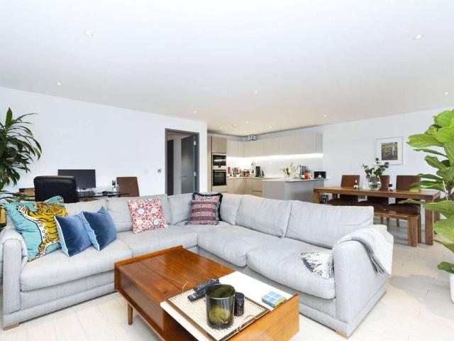 A large two double bedroom apartment set over the third floor of a modern, high specification development just a short walk from Angel station