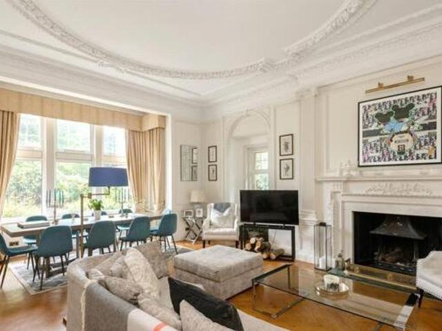 A Leopold Road, London, 3 Bedroom Apartment