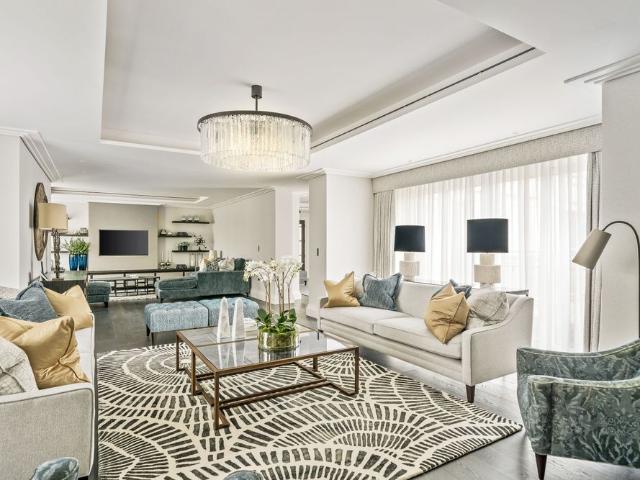 A Light Filled Apartment with Exceptional Residents' Amenities