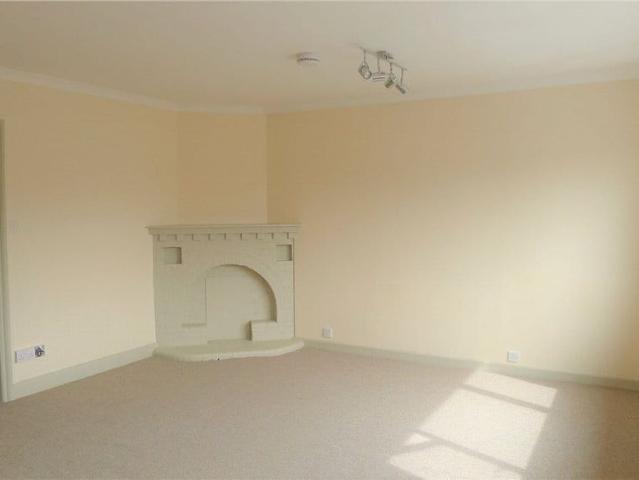 A light first floor studio apartment, suitable for a single occupant only