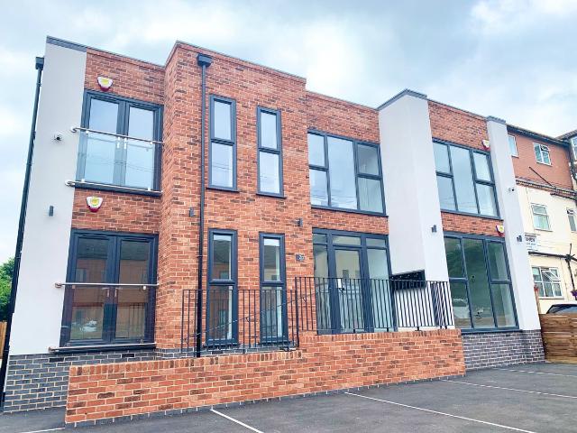 A Lily Grove, Nottingham NG9, 2 bed flat to rent, £1,100 pcm | PrimeLocation