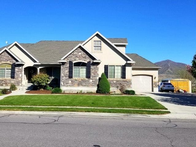 A Little Piece of Heaven_Walkout Bsmt Apt