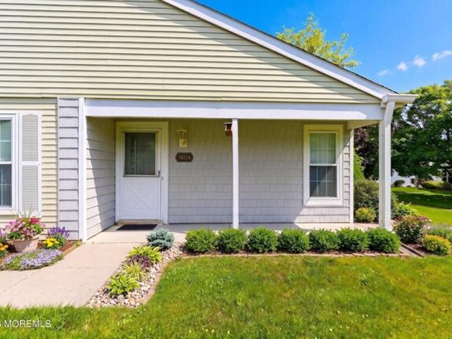 A Liverpool Cir, Manchester, Condo For Sale