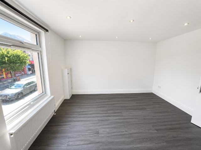 A London Road, Croydon CR0, 2 bed flat to rent, £1,750 pcm | PrimeLocation