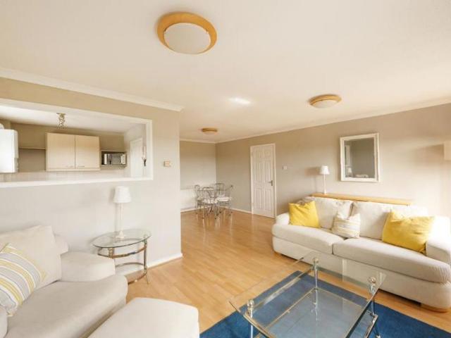 A lovely two bedroom flat within easy access to Gloucester Road, Bristol town centre and many local amenities