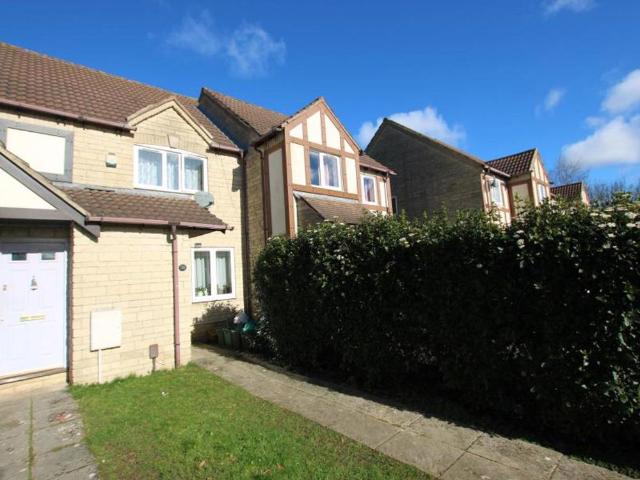 A lovely two bedroom home nestled in the heart of Bradley Stoke on Dewfalls Drive, less than a 10 minute walk to The Willowbrook Centre. Available in April!
