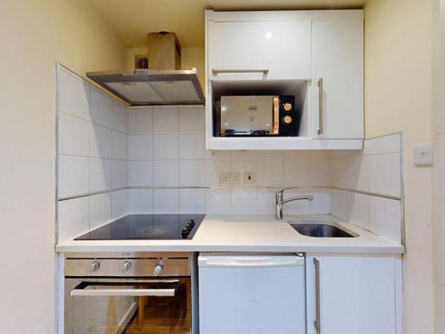 A Lovely Studio in Cricklewood Some Bills Included