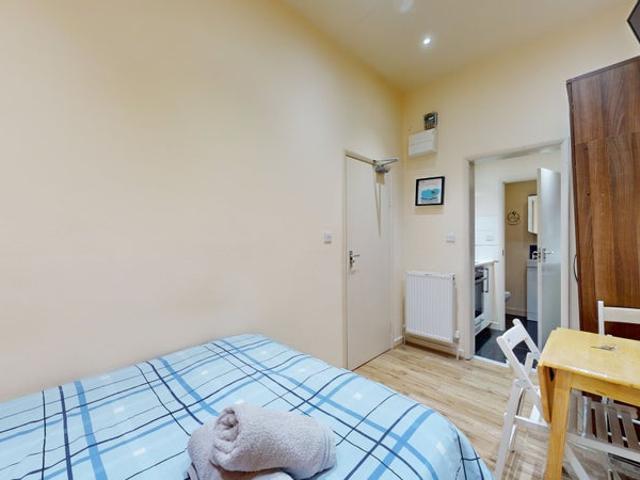 A Lovely Studio in Cricklewood Some Bills Included