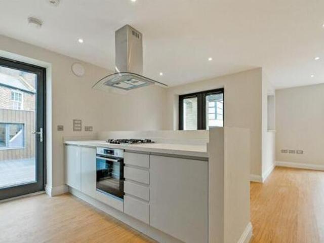 A Peascod Street, Windsor, 1 Bedroom Apartment