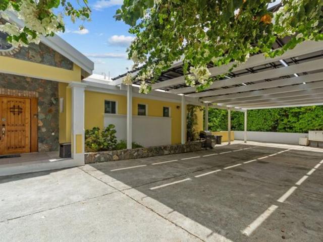 a Peterborg Gns, Saint Thomas, Home For Sale