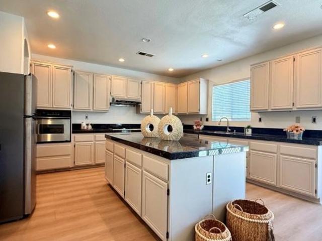 A private room4rent in Charming Single_Family Hom