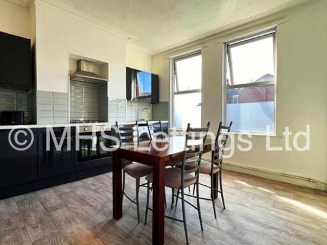 A Queens Road, Leeds, 4 Bedroom Apartment