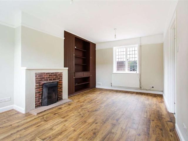 A rarely available three bedroom semi detached cottage in a beautiful rural position on the Hyde Estate