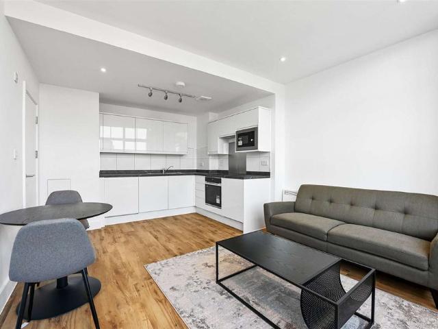 A recently refurbished one bedroom apartment in a convenient City location
