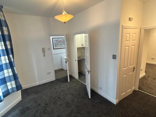 A refurbished one bedroom flat available