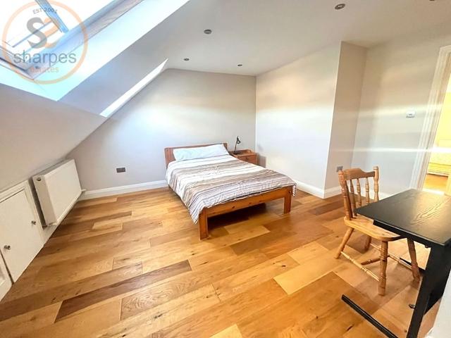 A Richmond Road, Raynes Park, London SW20, 3 bed flat to rent, £2,700 pcm | PrimeLocation