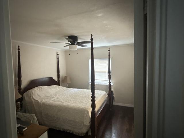 A room 1 Block from the River
