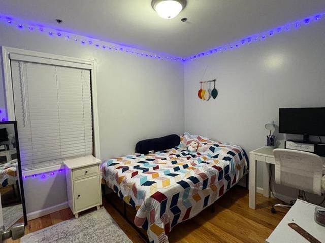 A room available in a 2b/2b Apt from OCTOBER