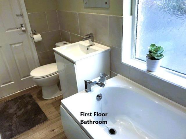 A room for rent in 1 bedroom House Share in Kelsall Road HS, Leeds