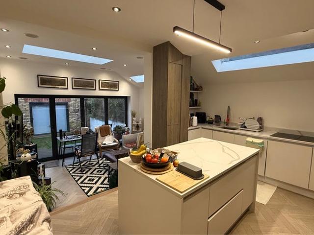 A room in 3 bed house