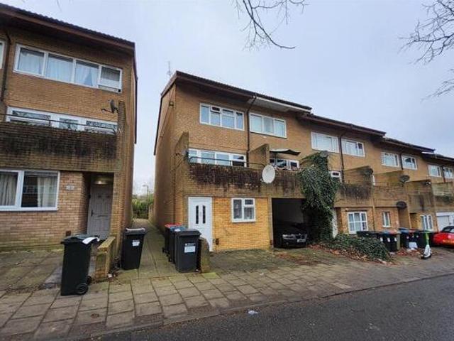 A Room In Marjoram Place, Conniburrow, 1 Bedroom House