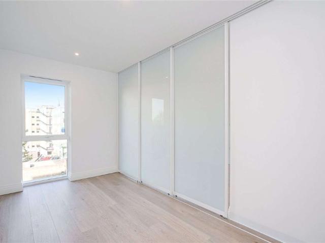A stunning apartment in the new iconic Filmworks development